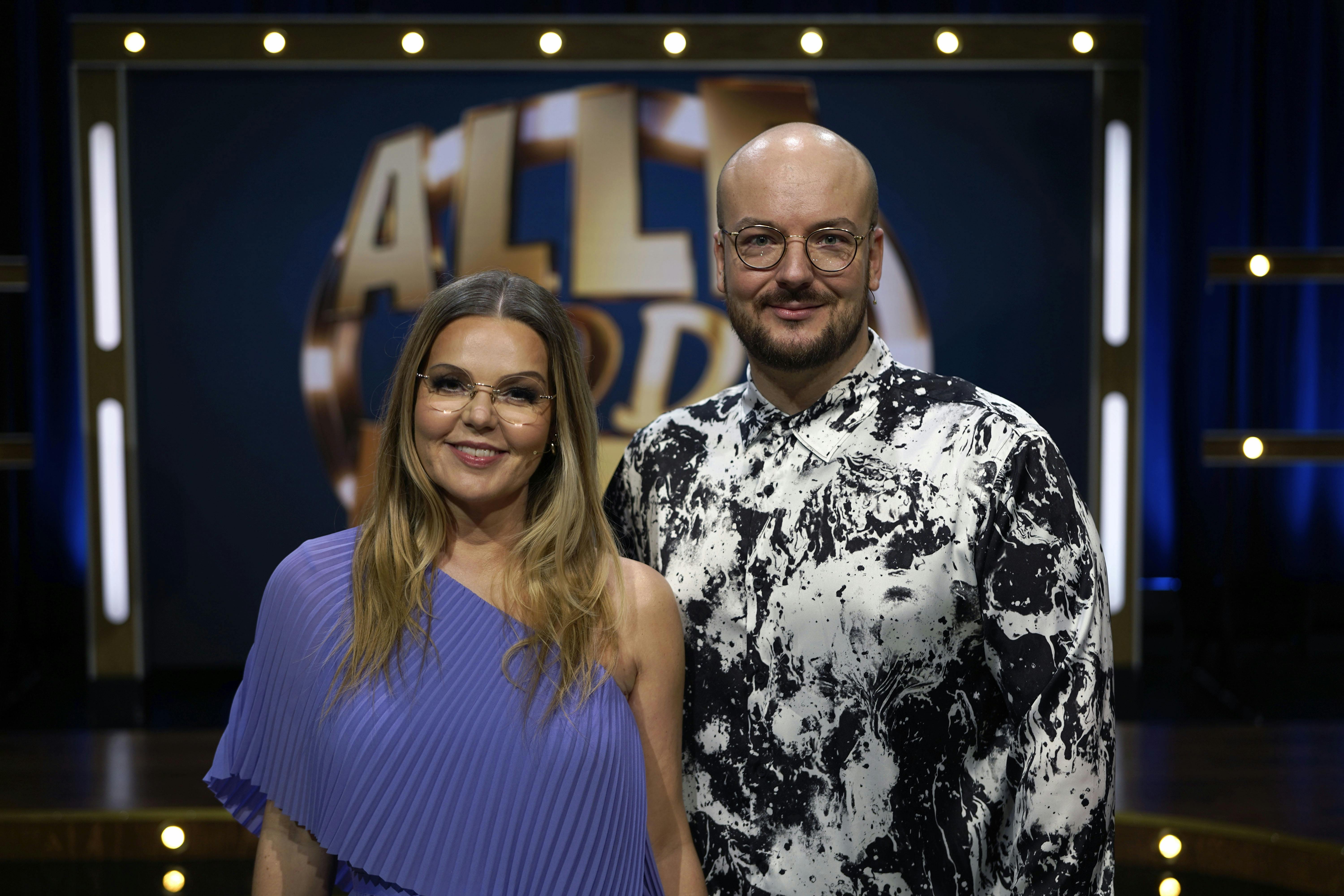 Alle mod alle: Et helt nyt quizprogram får premiere på tirsdag | Ude og ...