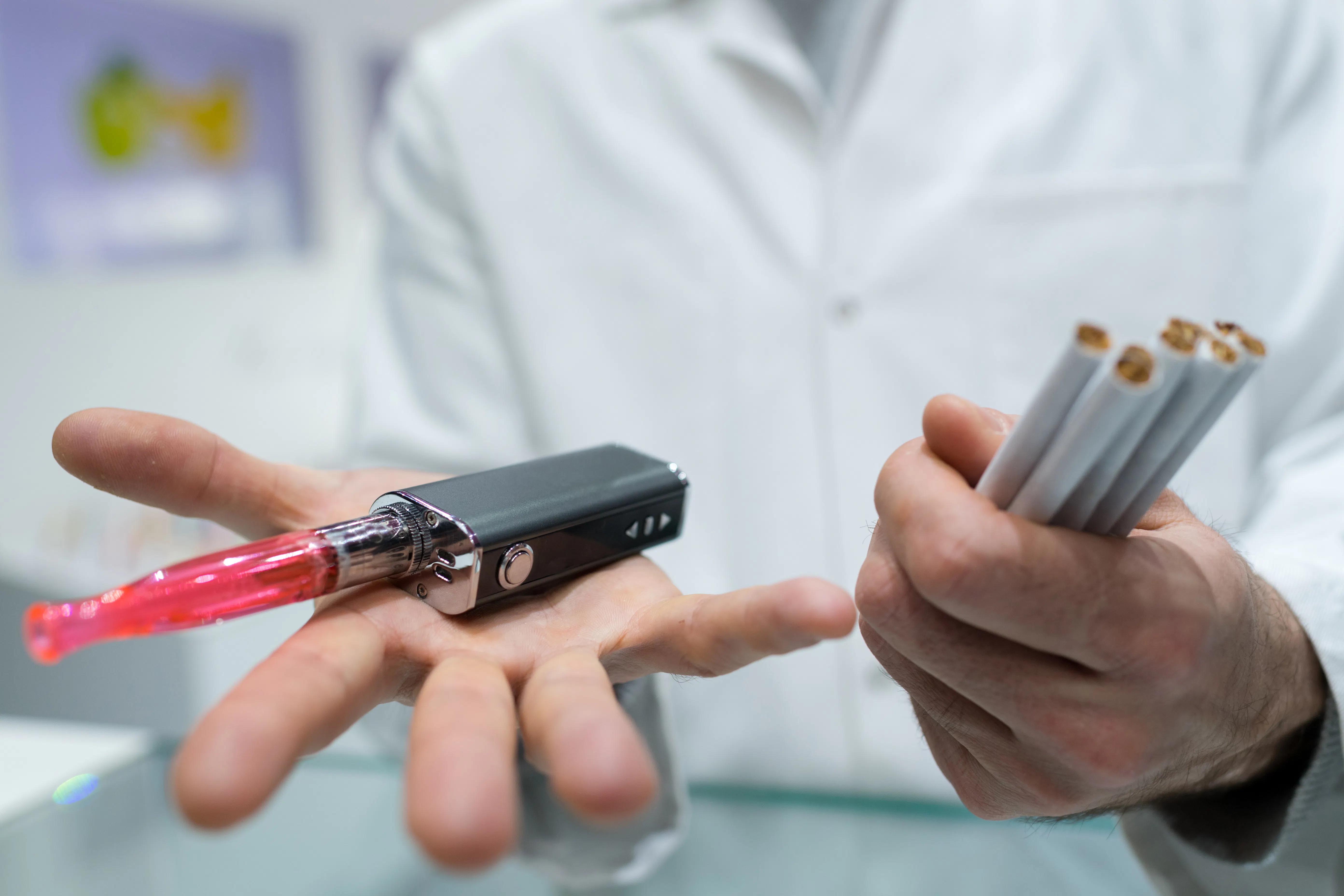 Stort metastudie: E-cigaretter kan hjælpe med rygestop | Ude og Hjemme