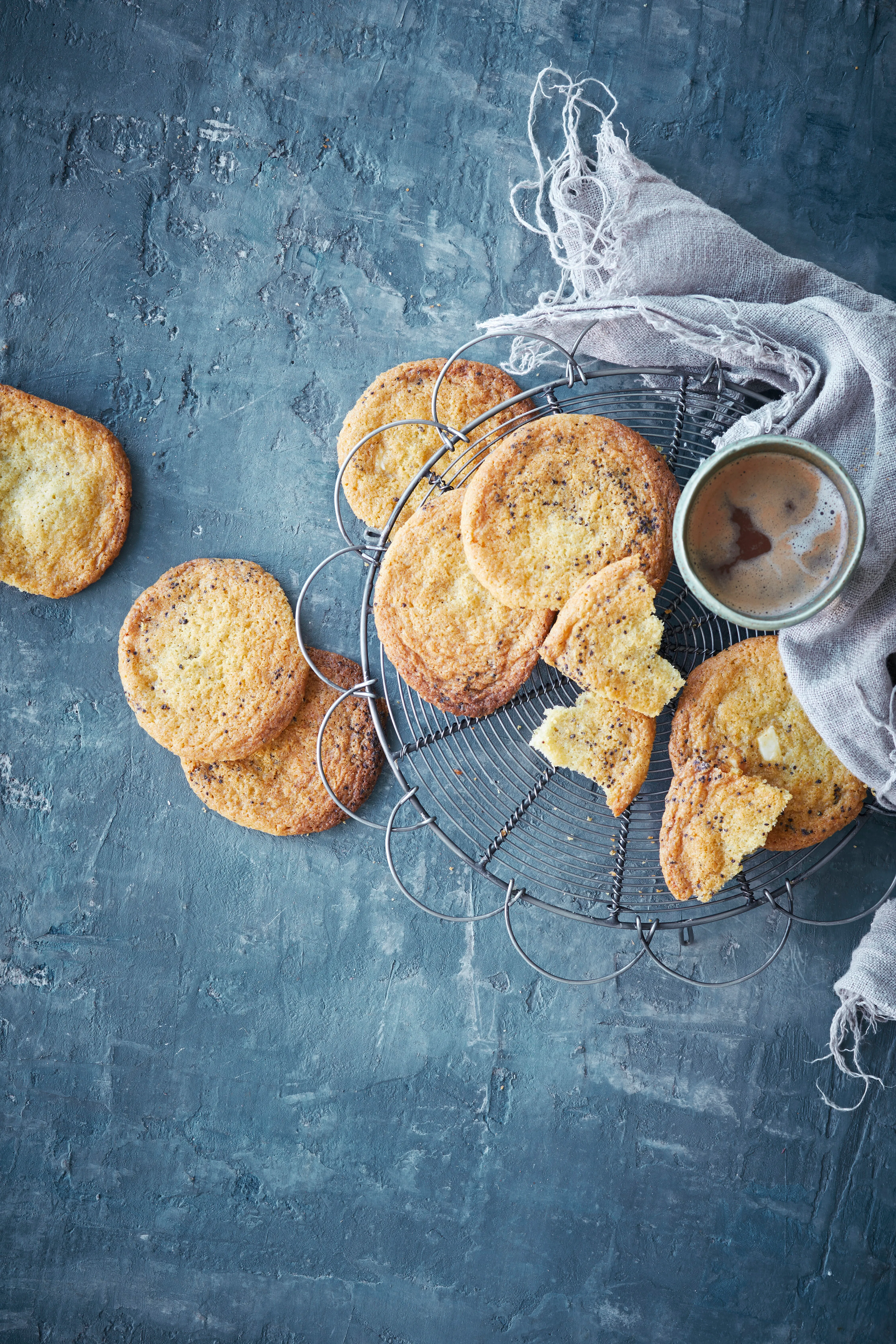 Cookies med hvid chokolade og lakrids | Ude og Hjemme