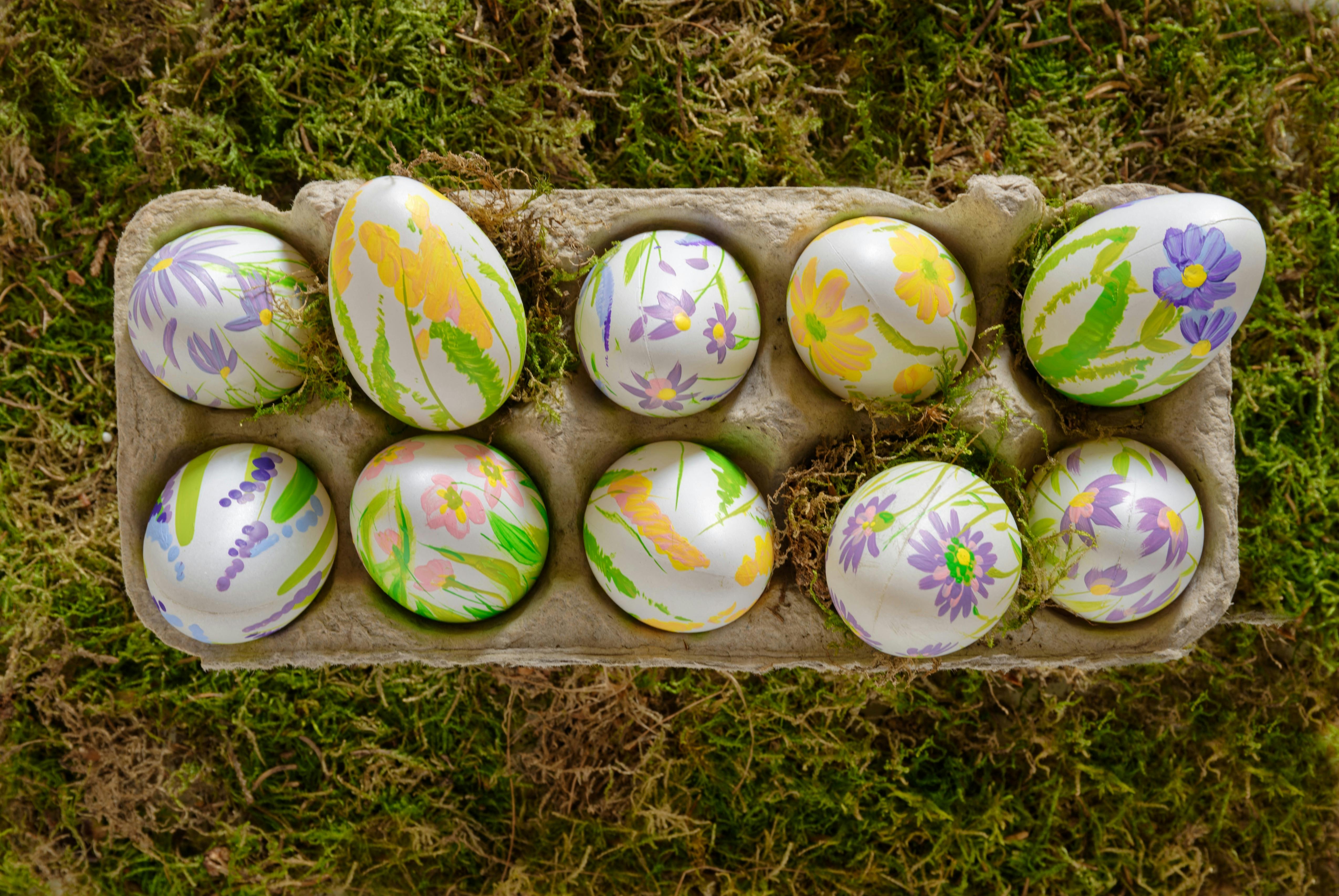 Nu er det endelig tid til at male påskeæg: Sådan puster du æg og undgår ...